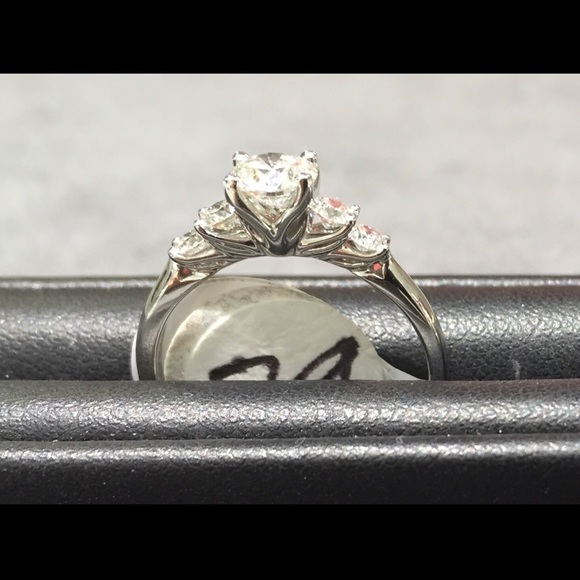 Helzberg Diamonds | Jewelry | Engagement Ring | Poshmark